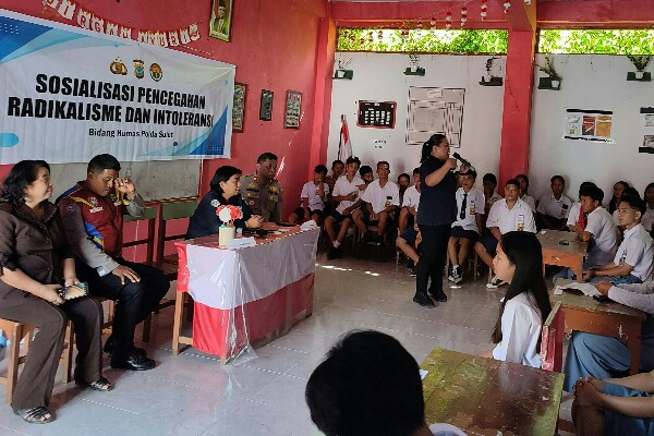 Humas Polda Sulut Gelar Sosialisai Pencegahan Radikalisme dan Intoleransi di Sekolah-sekolah ...